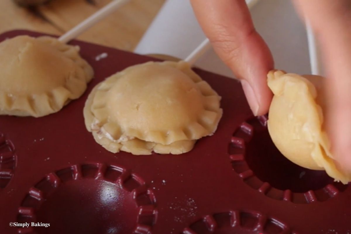 Mini Apple Pie Pops
