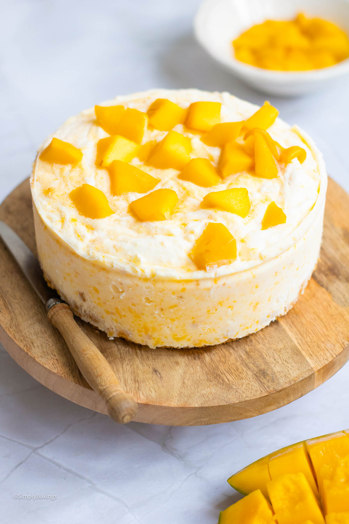 Creamy No Bake Mango Cheesecake